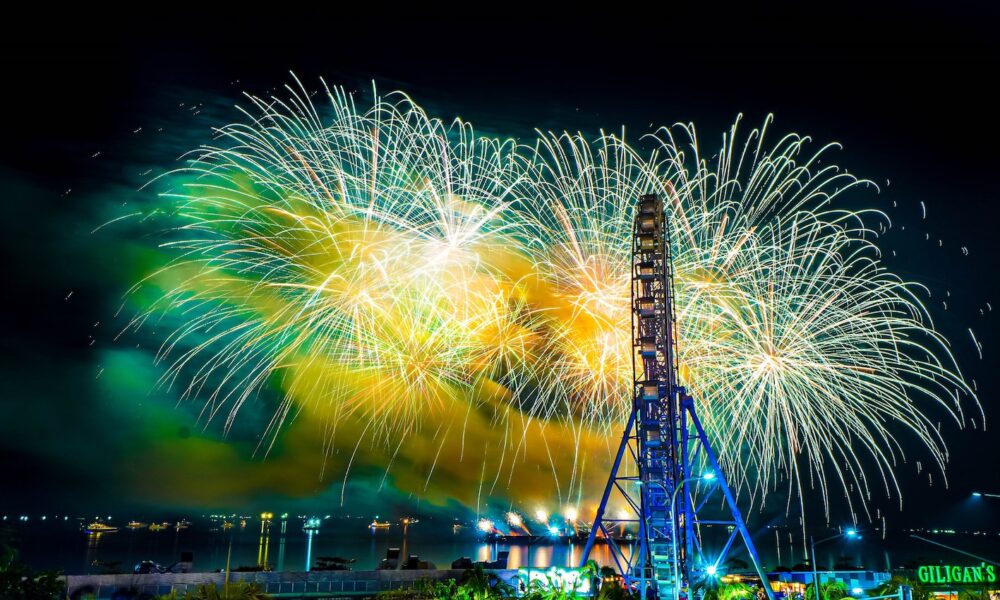 The Pyromusical Competition at SM MOA is ultimate Valentine’s date ...